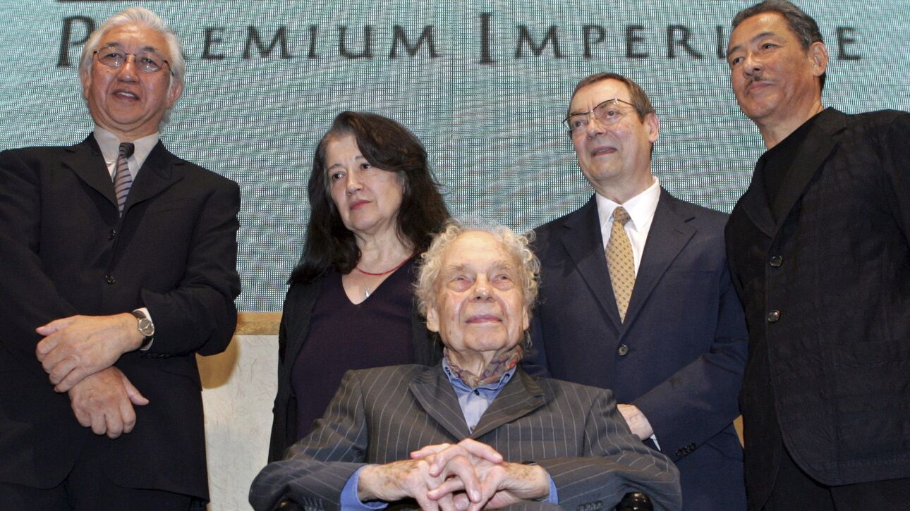 Πέθανε ο διάσημος Ιάπωνας σχεδιαστής μόδας Issey Miyake - InThess